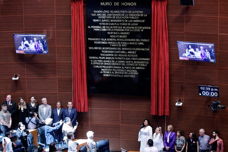 Inscriben la leyenda “Heberto Castillo Martínez” en el Muro de Honor ...